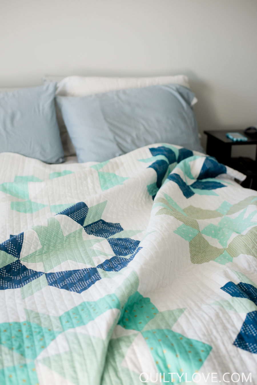 The Swoon Quilt with Cotton and Steel - Quilty Love