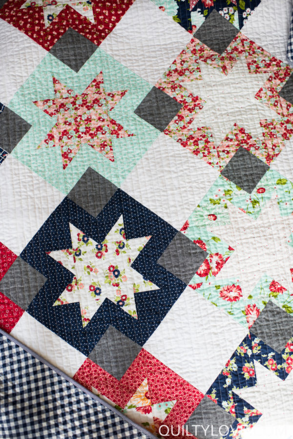 North Star Quilt _ A sawtooth star quilt pattern - Quilty Love