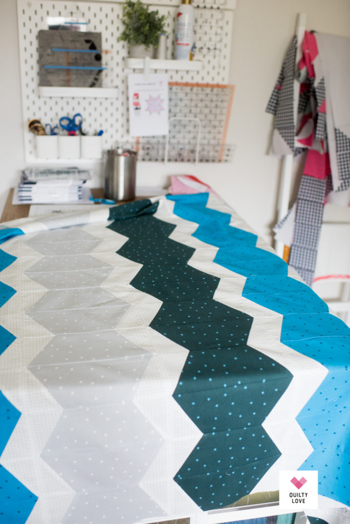 Hexie Pop quilt pattern-A modern Hexie quilt pattern - Quilty Love