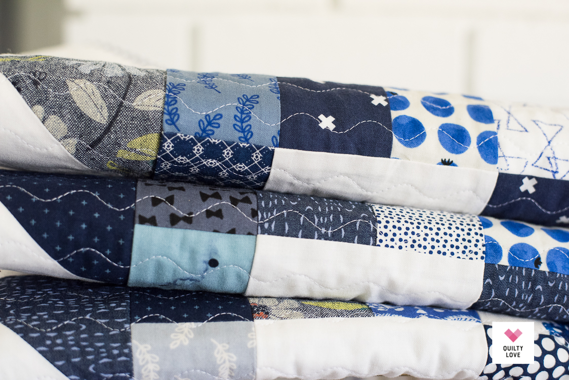 Quilty Stars Quilt pattern - The Scrappy blue one - Quilty Love