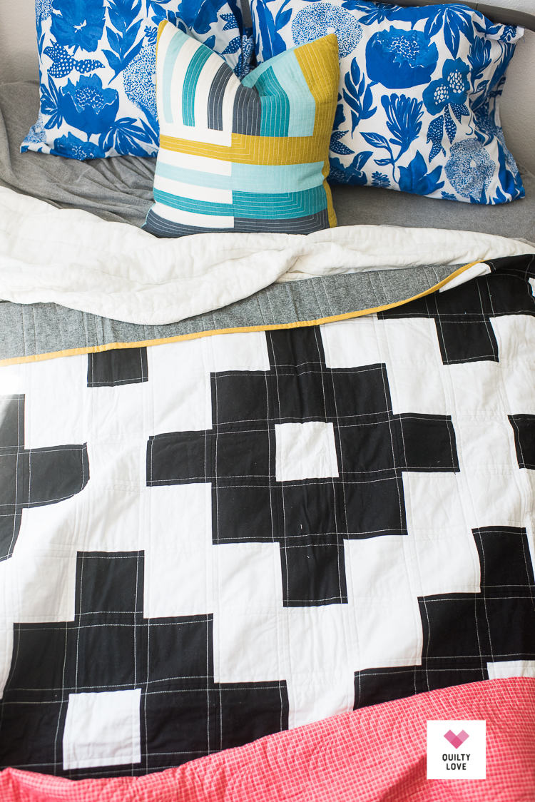 Mod Charms - Free quilt pattern - Quilty Love