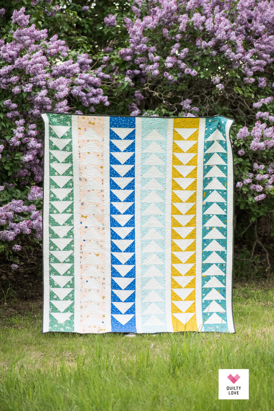 Flying quilt - A flying geese quilt pattern - Quilty Love
