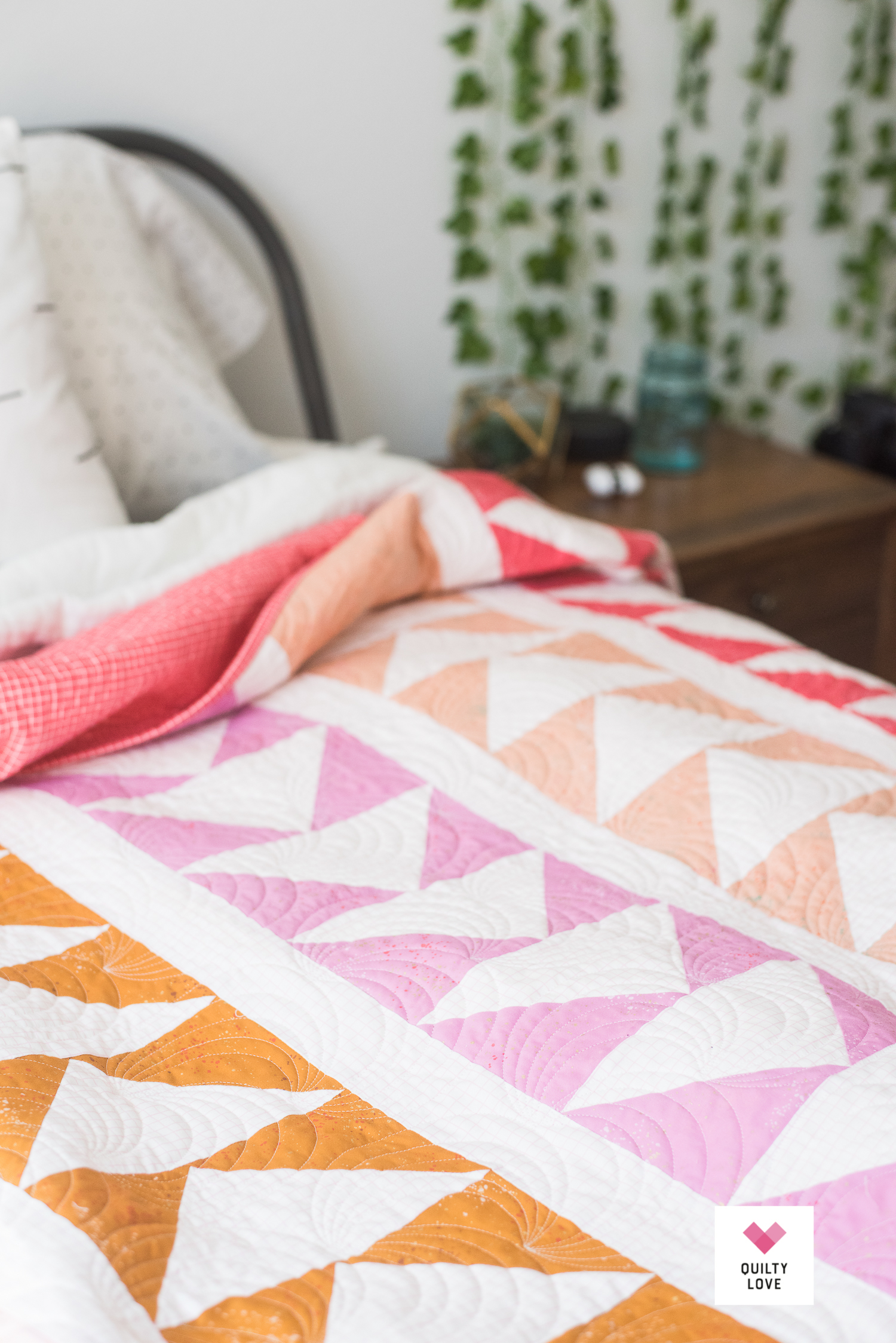 Flying quilt - The Ruby Star Society Speckled one - Quilty Love