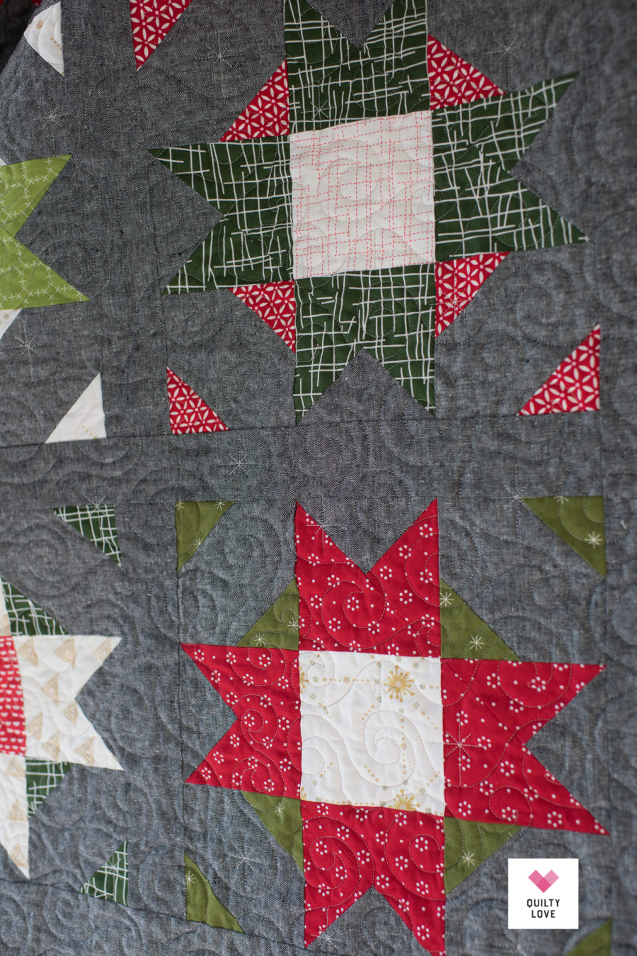 The Christmas Compass Star quilt - Quilty Love