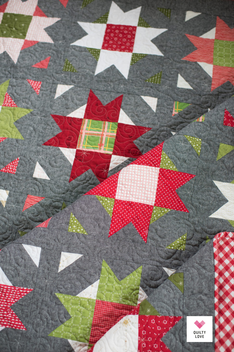 The Christmas Compass Star quilt - Quilty Love