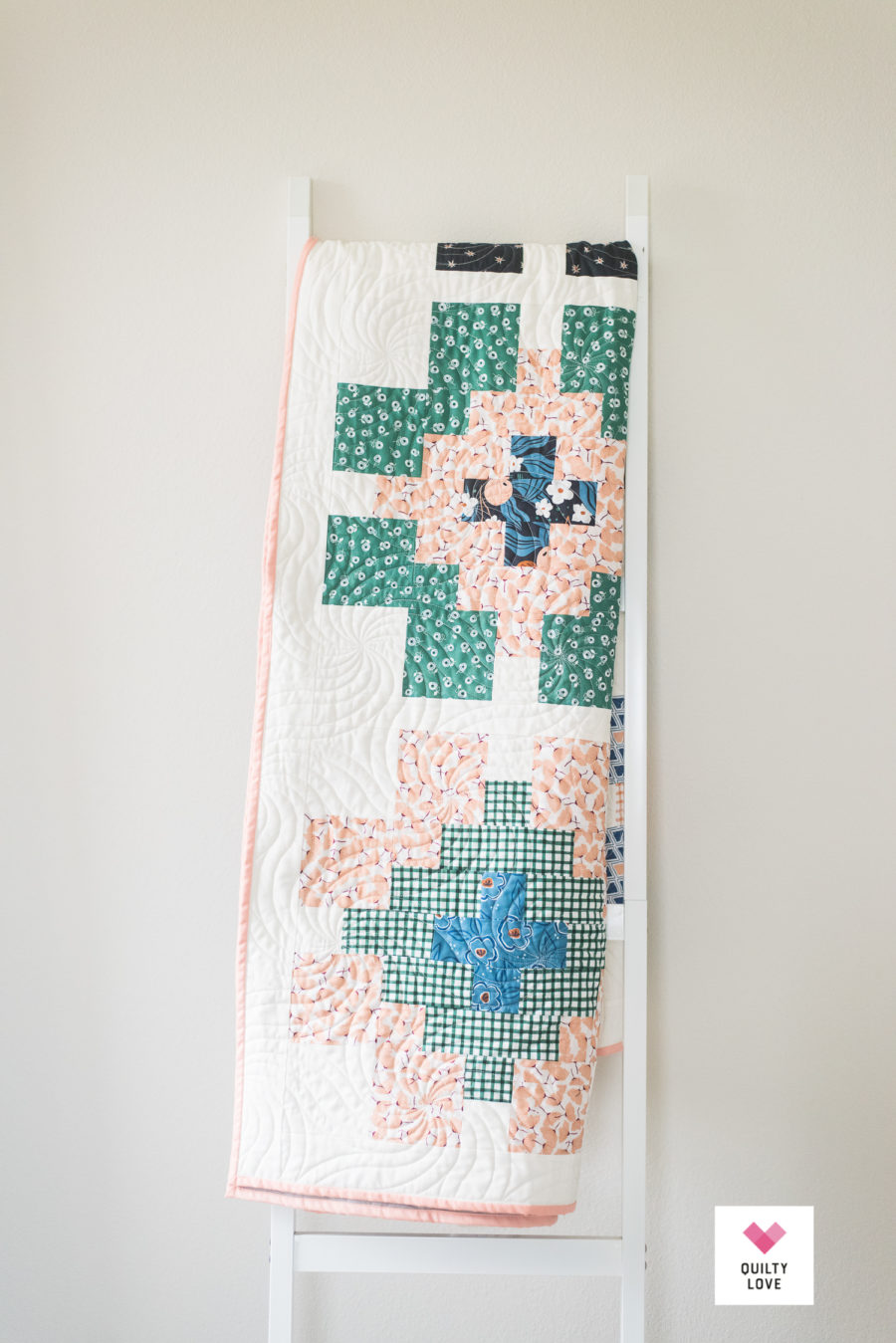 Glowing quilt - the Figo fat quarter one - Quilty Love