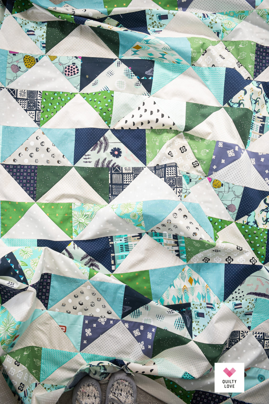Scrappy Patchwork Flying Geese quilt - A stash buster - Quilty Love