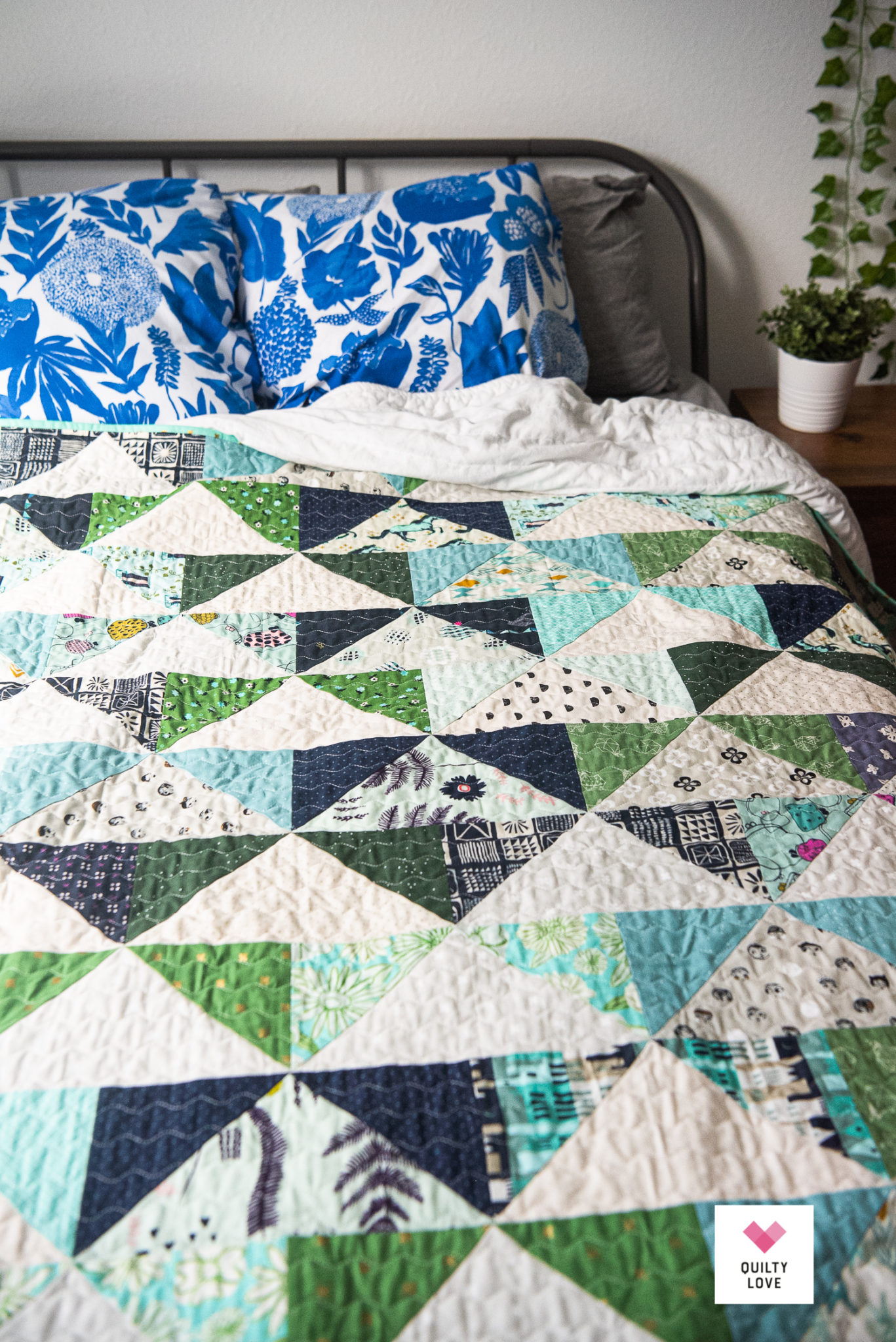 Scrappy Patchwork Flying Geese quilt - A stash buster - Quilty Love