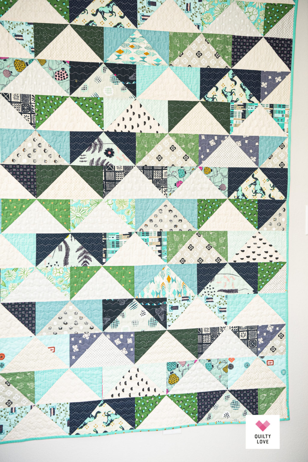 Scrappy Patchwork Flying Geese quilt - A stash buster - Quilty Love