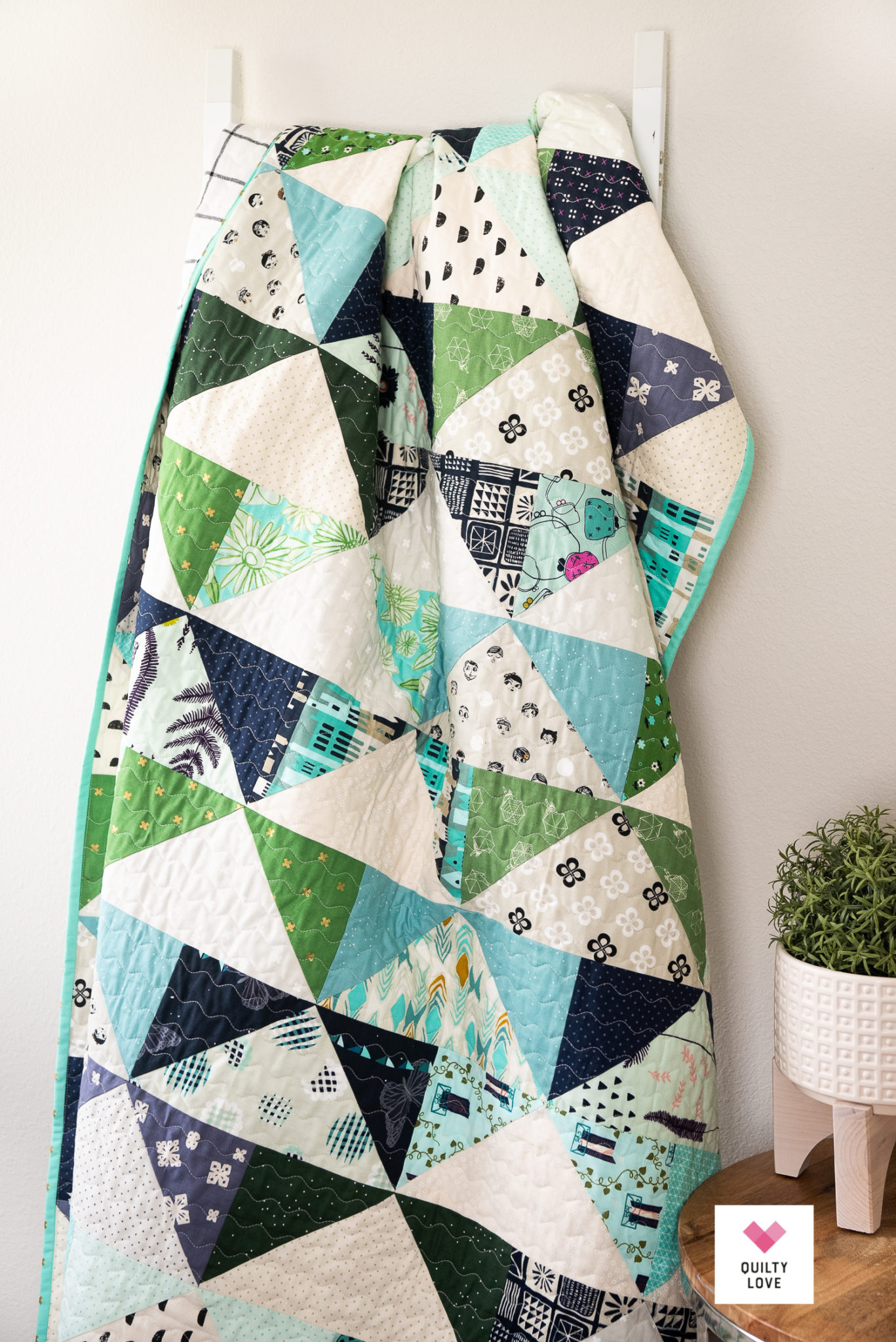 Scrappy Patchwork Flying Geese quilt - A stash buster - Quilty Love