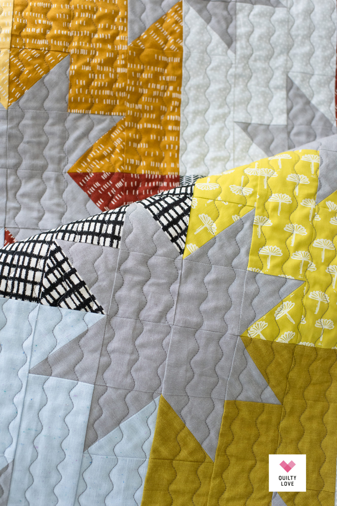 Scrappy Star Pop quilt - Quilty Love