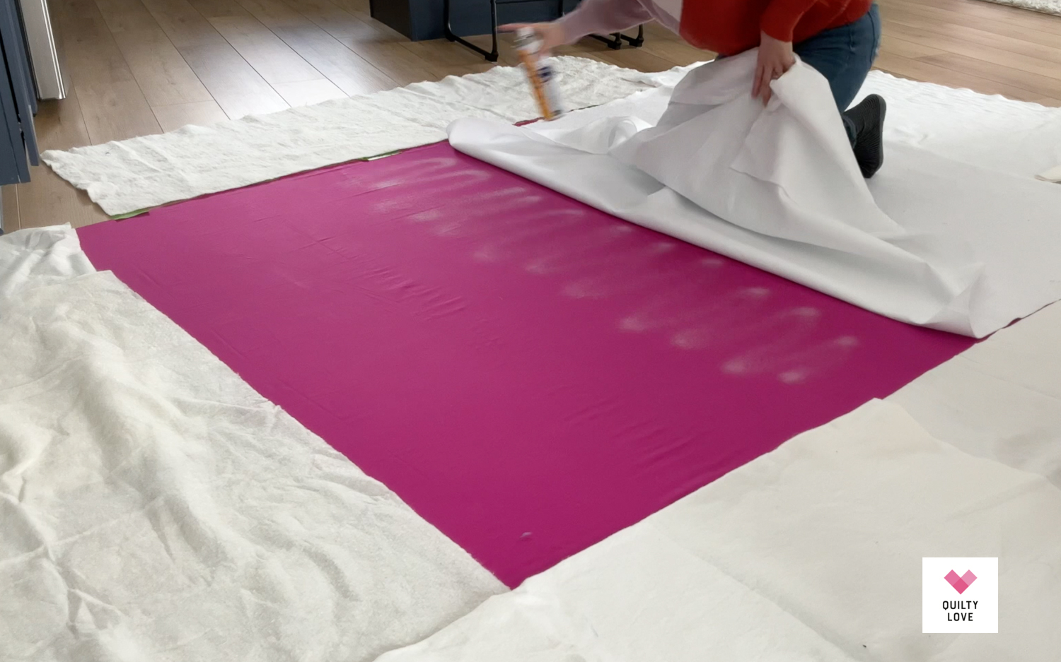 How to spray baste a quilt - video tutorial included - Quilty Love