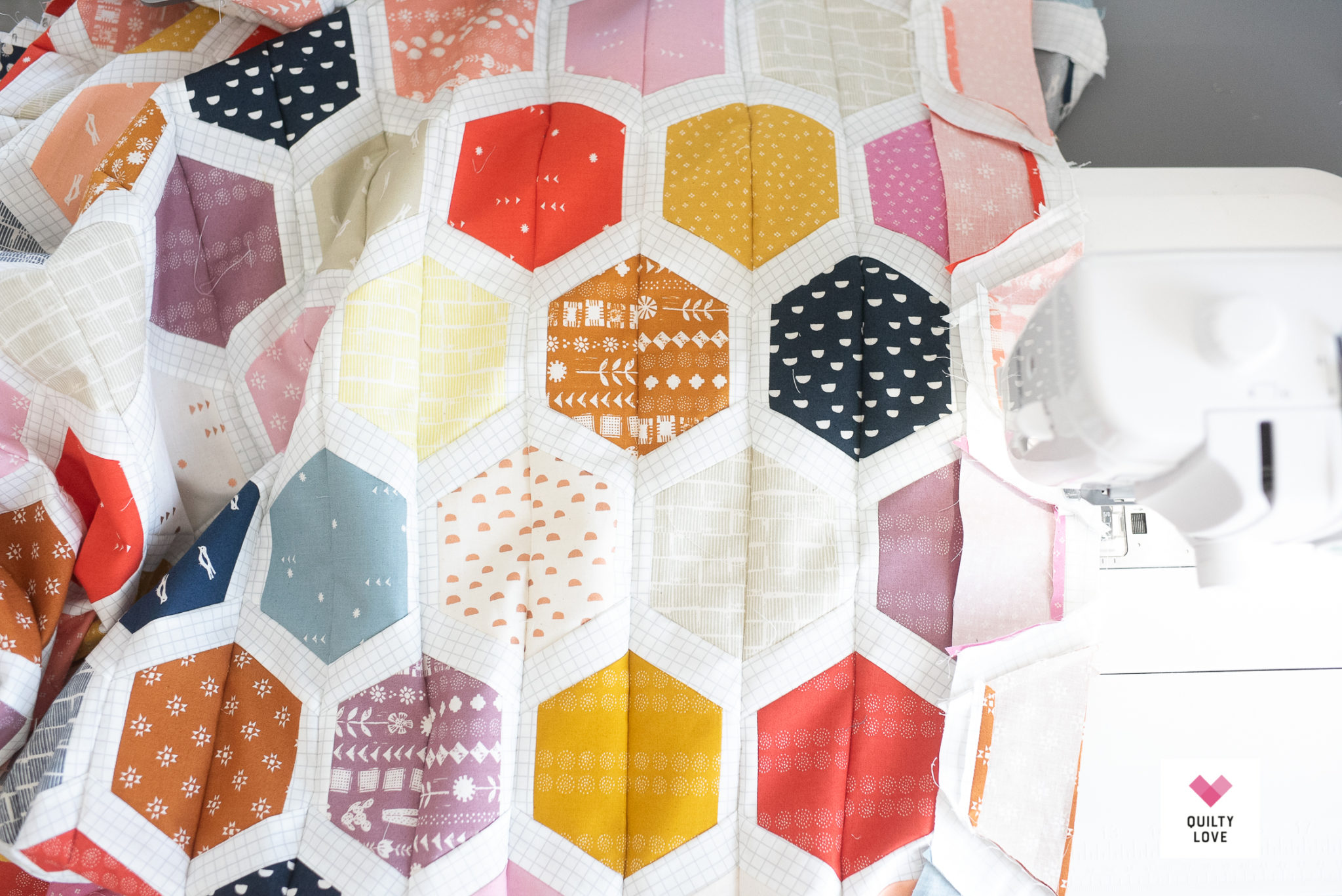 Hexie Framed Quilt - The RSS Heirloom One - Quilty Love