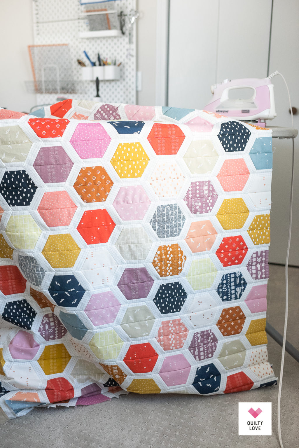 Hexie Framed Quilt - The RSS Heirloom One - Quilty Love