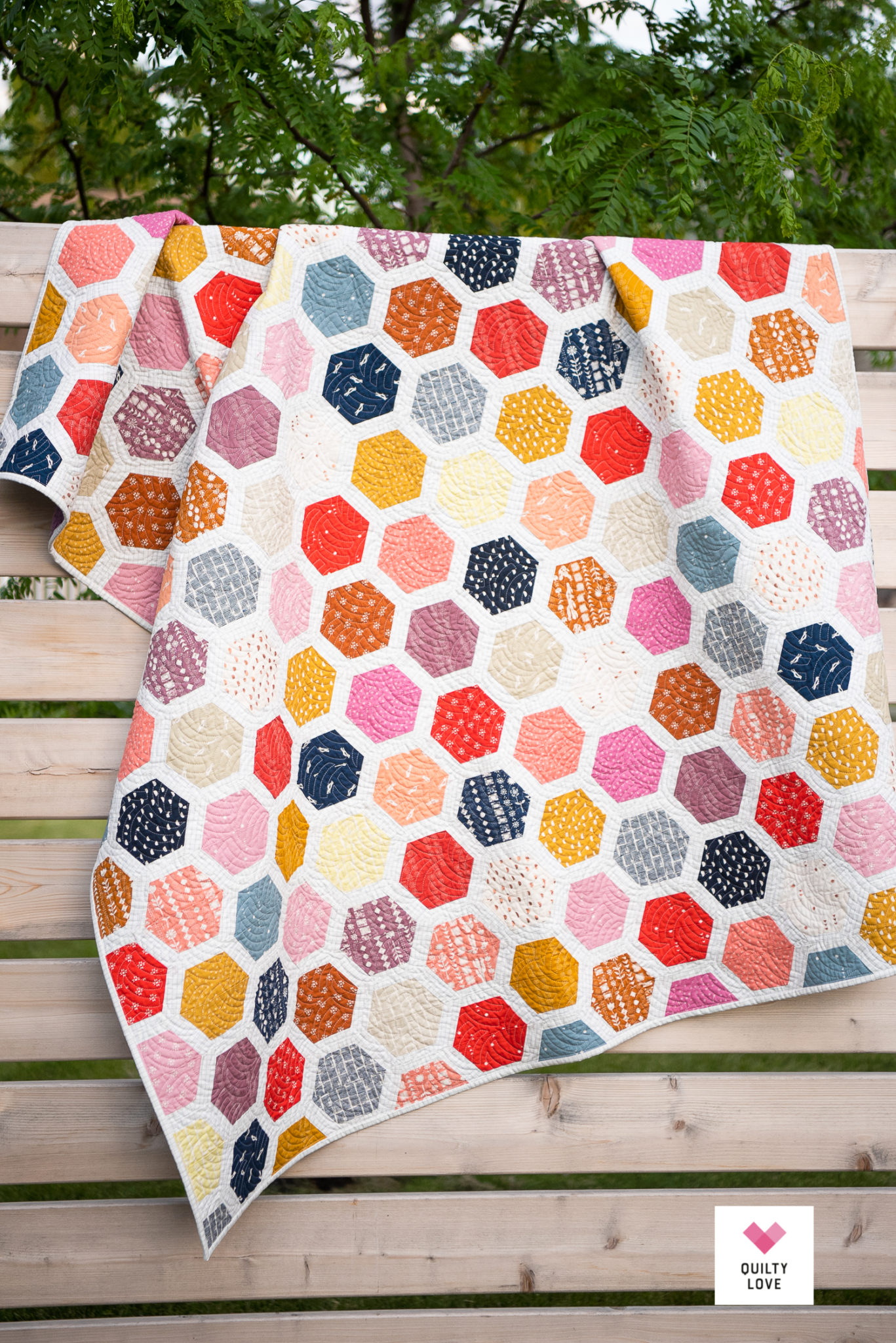 Hexie Framed Quilt - The RSS Heirloom One - Quilty Love