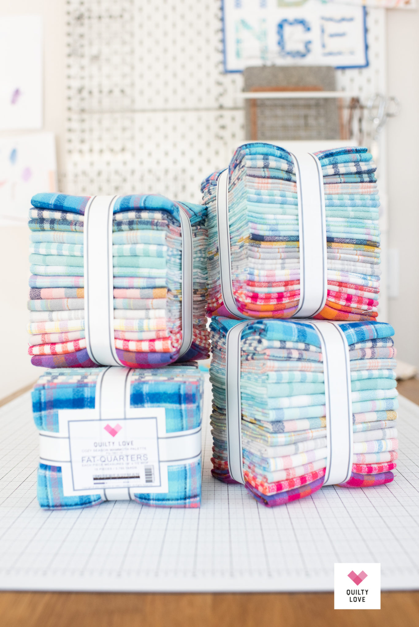 Cozy Season Lucky Log Cabins Quilt - Quilty Love