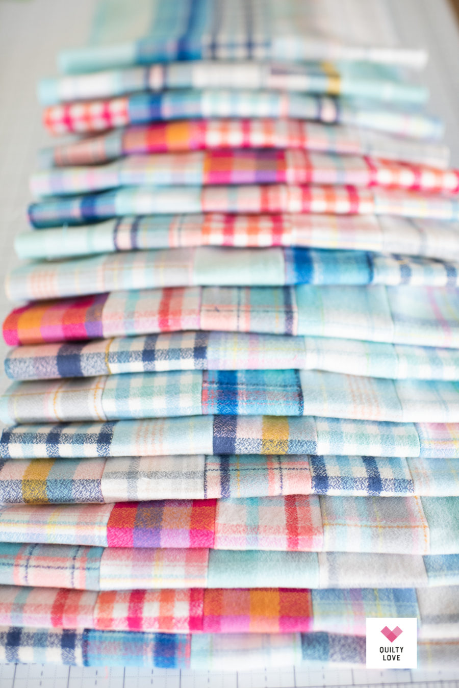 Cozy Season Lucky Log Cabins Quilt - Quilty Love