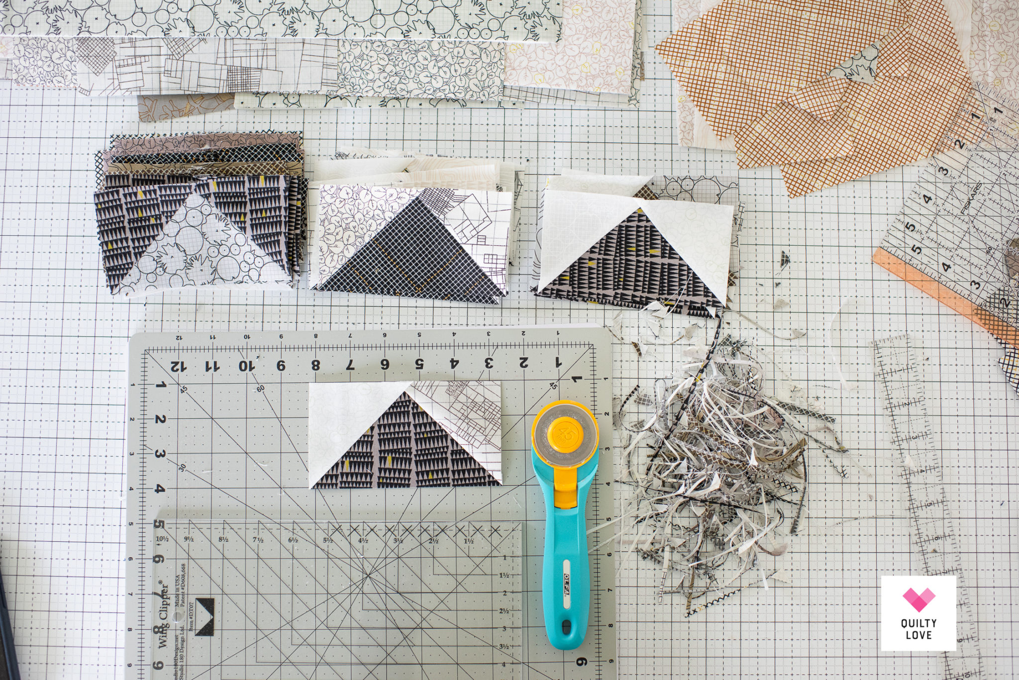 Collection CF Scrappy Arrows quilt - Quilty Love