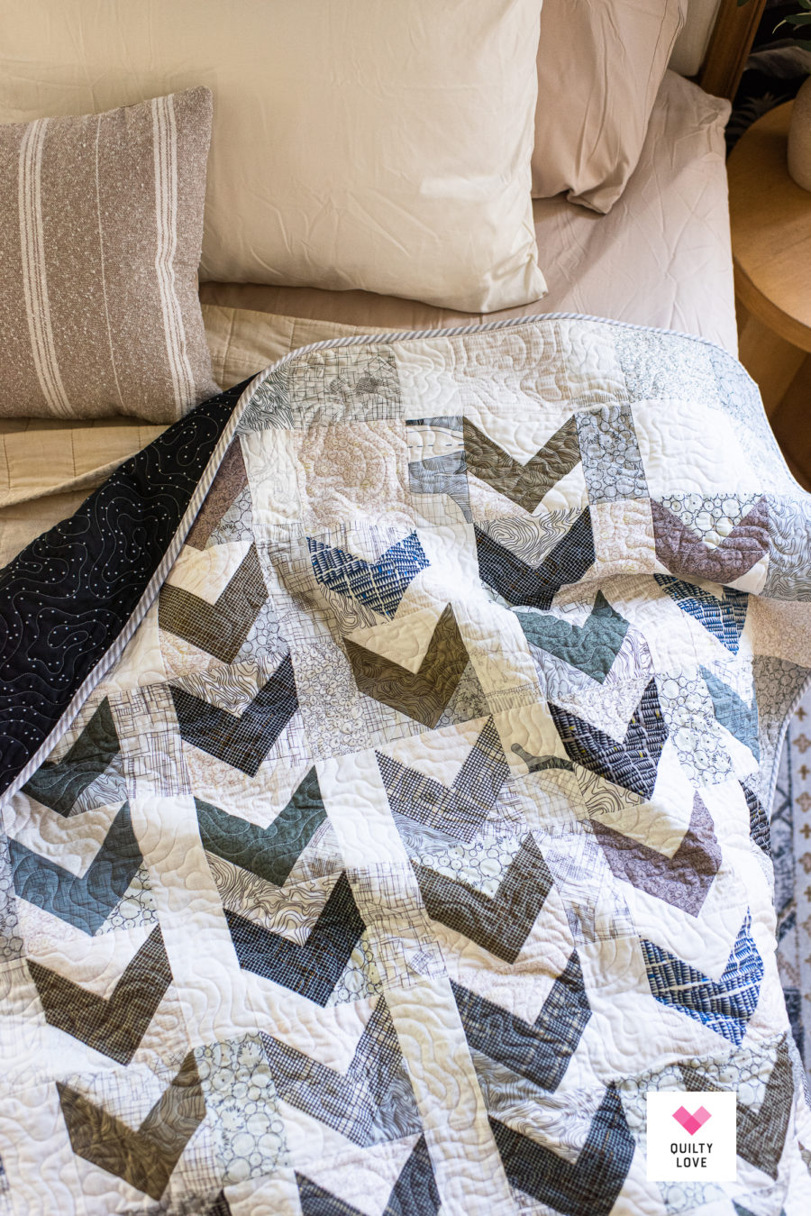 Collection CF Scrappy Arrows quilt - Quilty Love