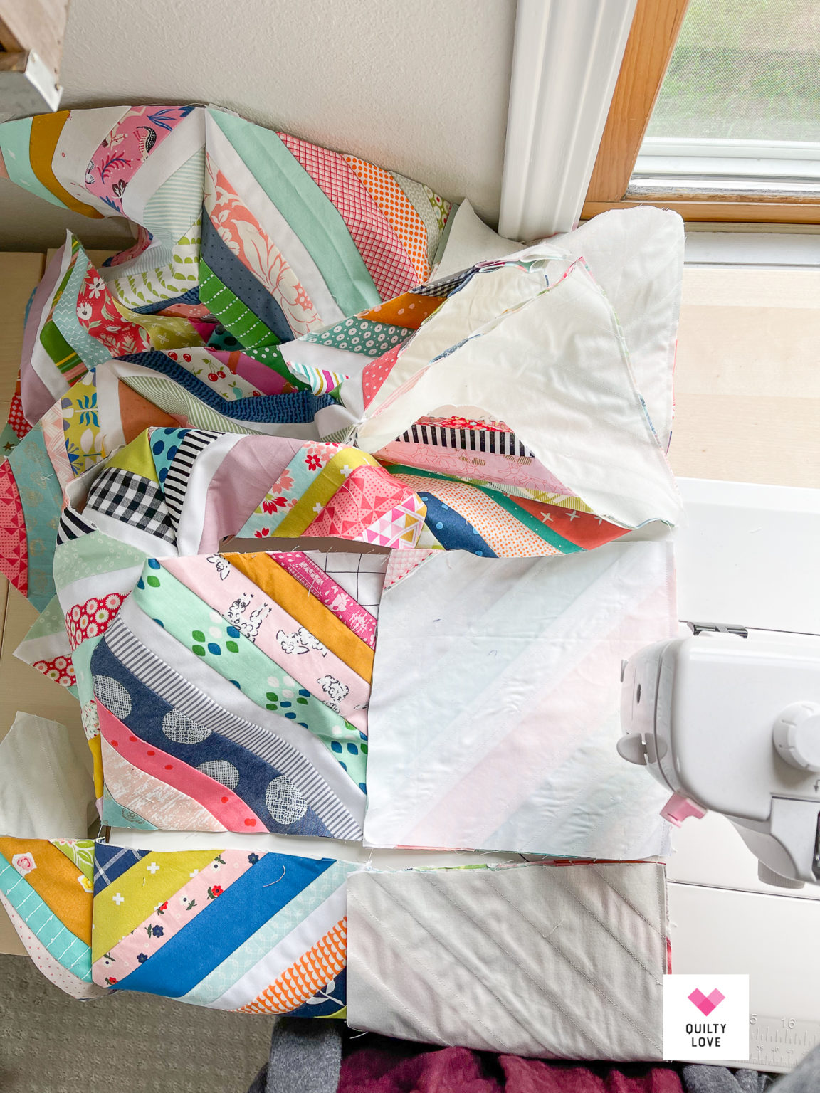 The scrappy and happy String Quilt - Quilty Love