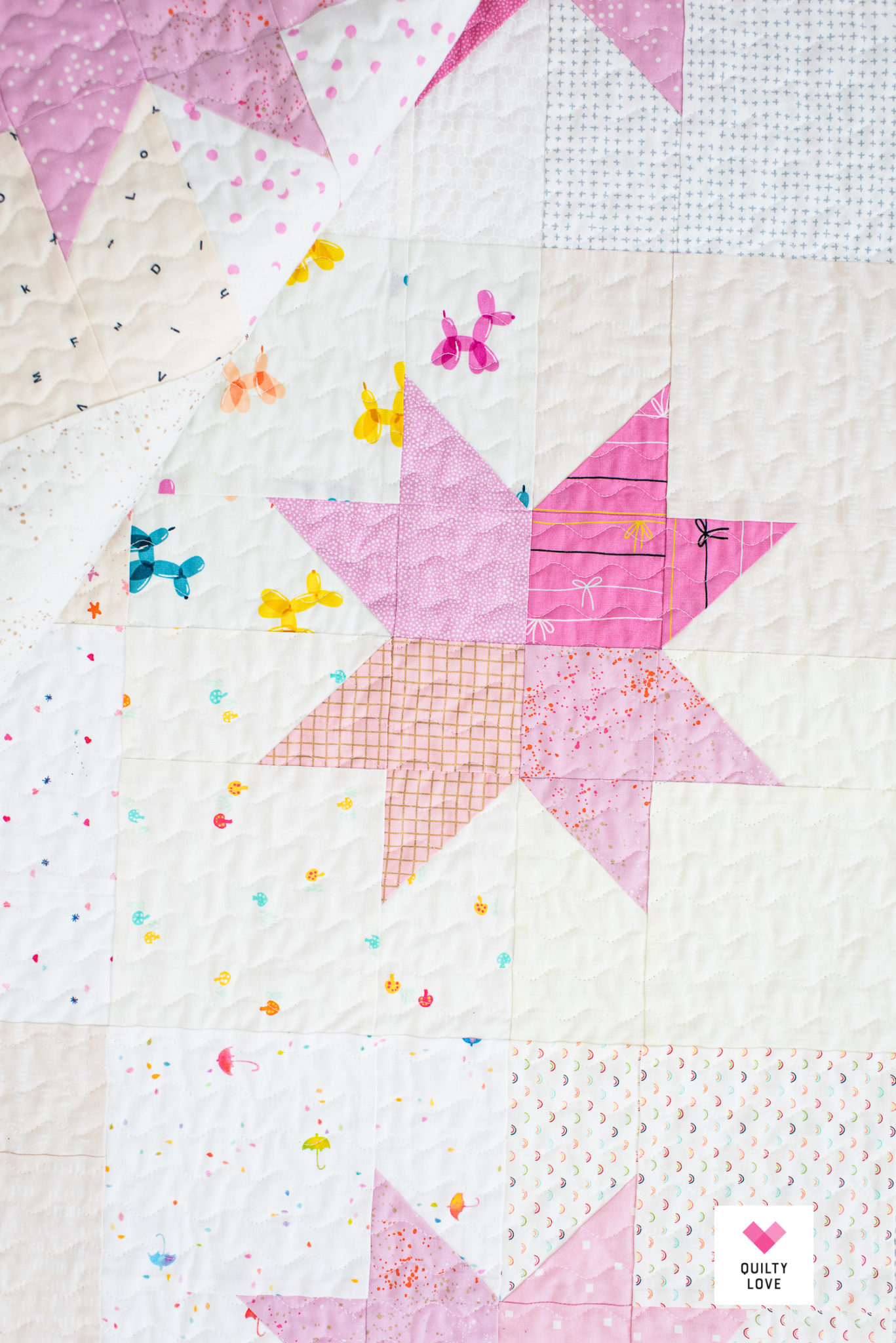 Scrappy Star Pop II quilt - the pink one - Quilty Love