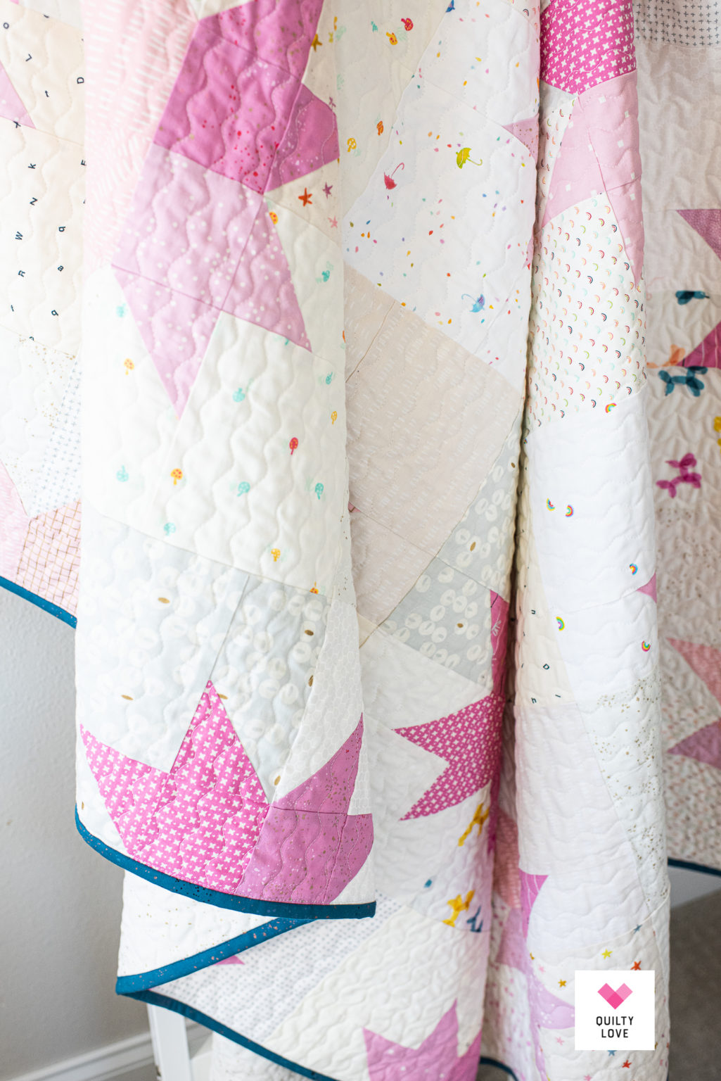 Scrappy Star Pop II quilt - the pink one - Quilty Love