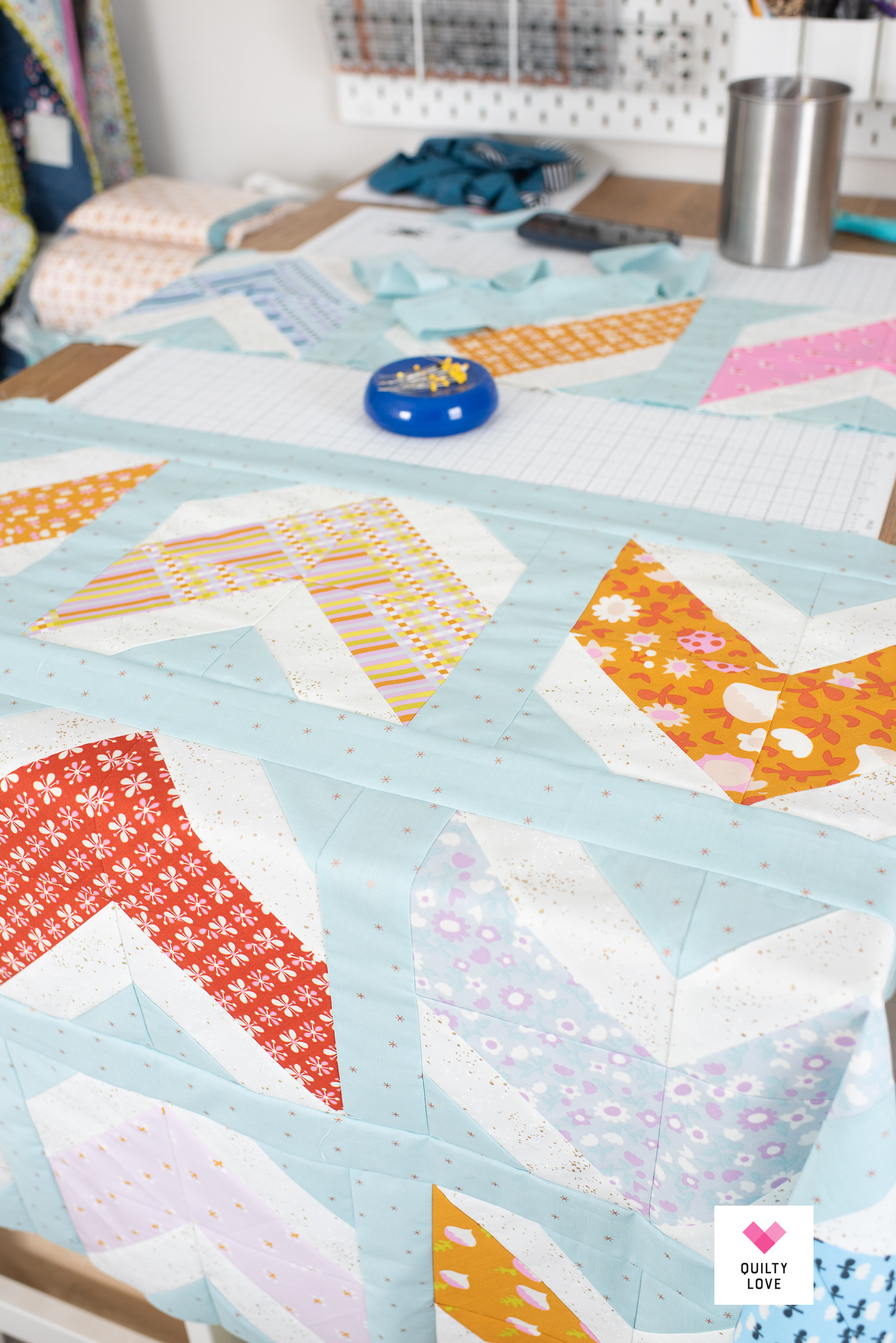 Quilty Arrows quilt - new and improved! - Quilty Love