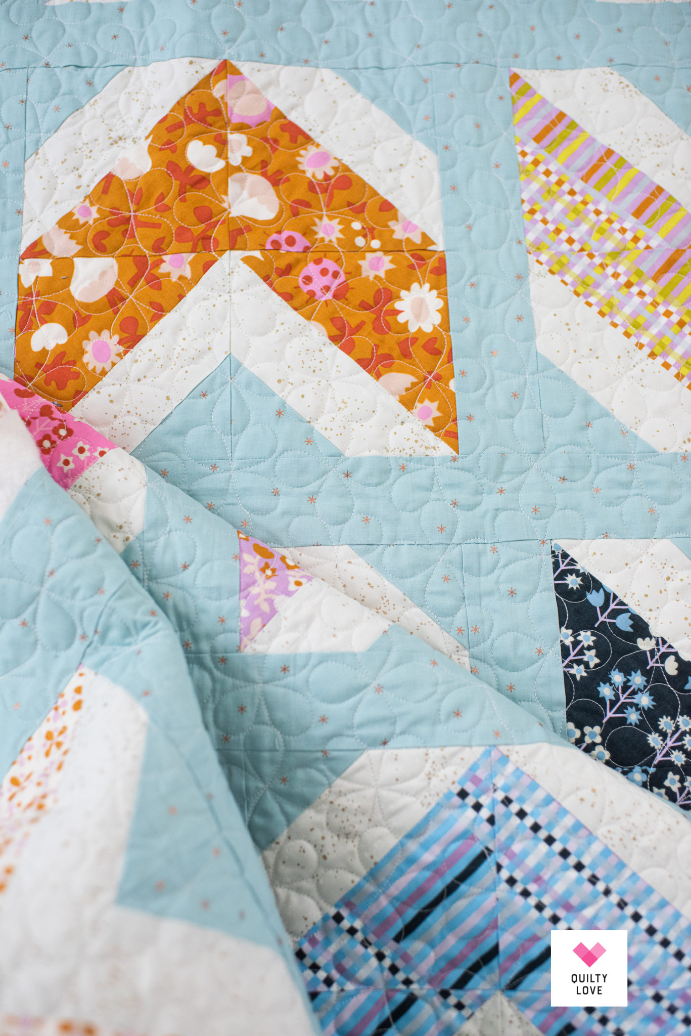 Quilty Arrows quilt - new and improved! - Quilty Love