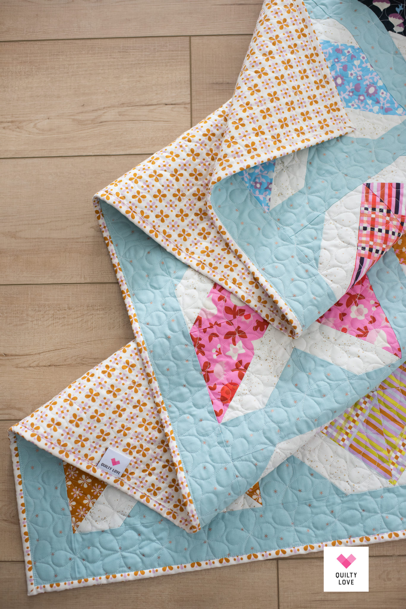 Quilty Arrows quilt - new and improved! - Quilty Love