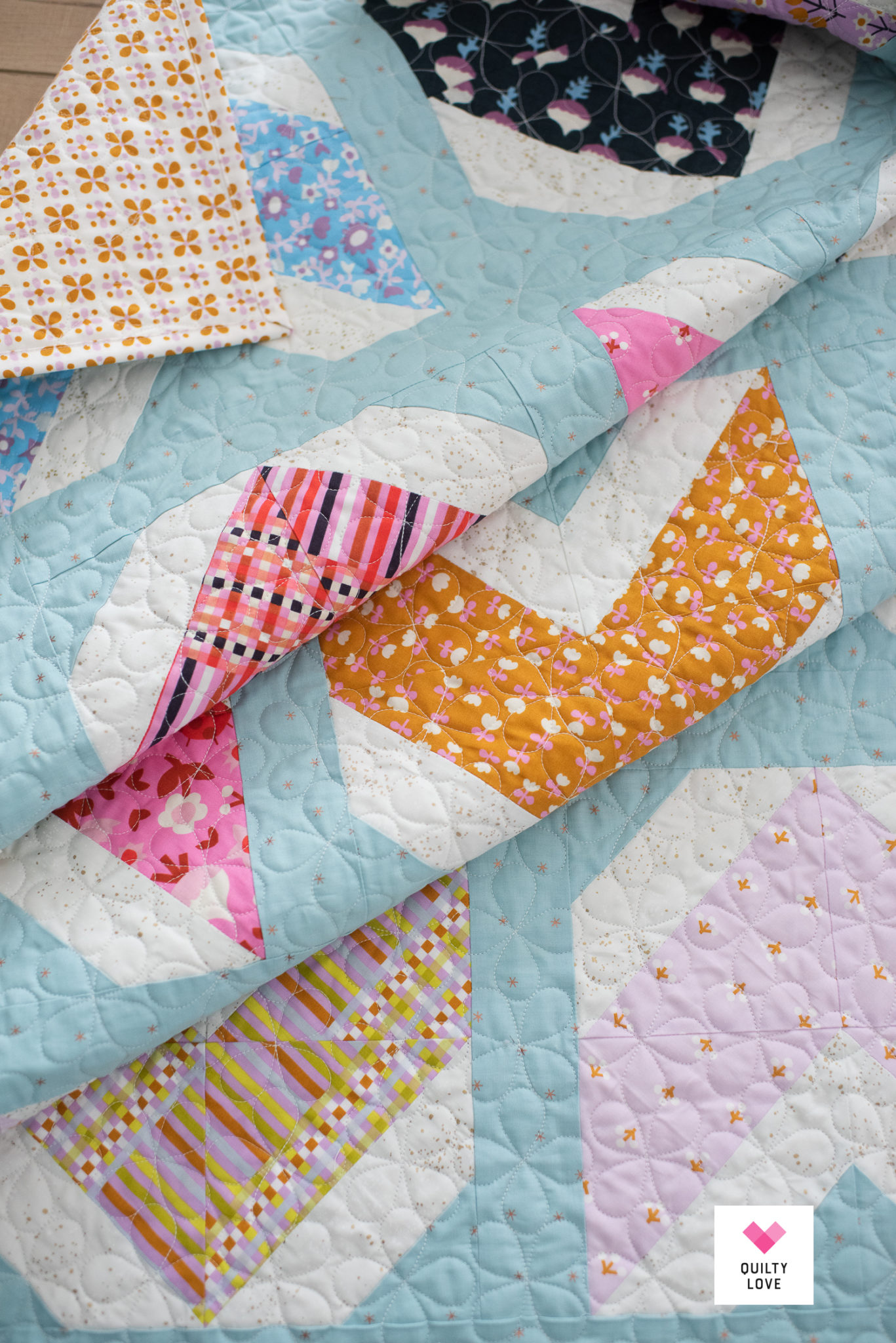 Quilty Arrows quilt - new and improved! - Quilty Love