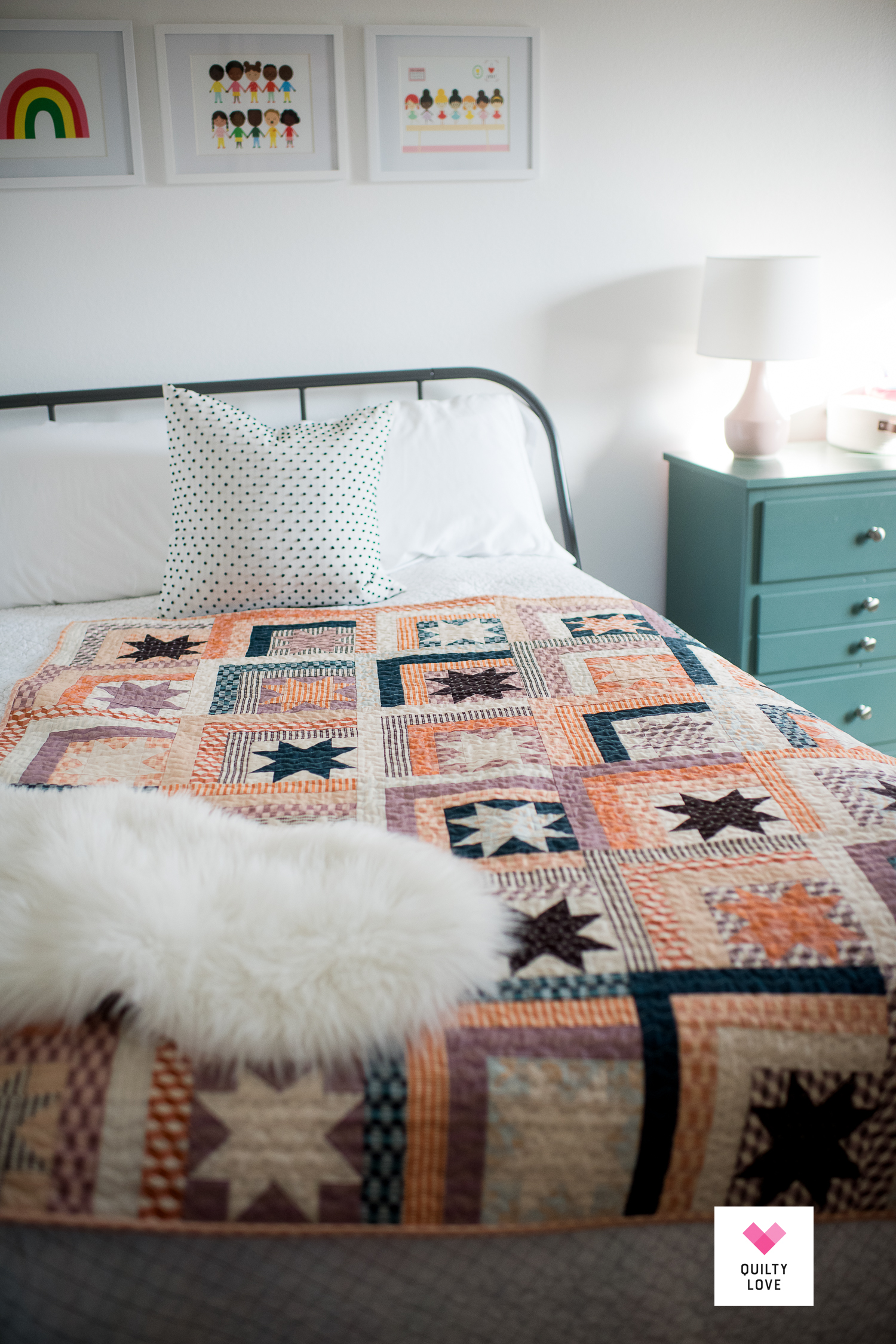 The Duval Log Cabin Stars Quilt - Quilty Love