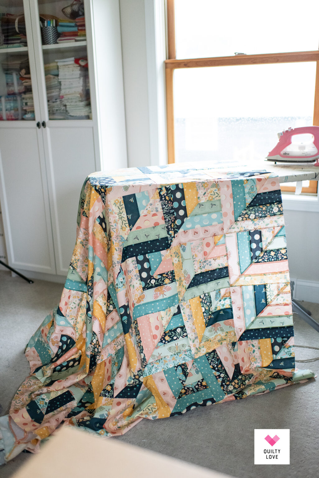 Moonbeam Dreams Lucky Log Cabins Quilt - Quilty Love