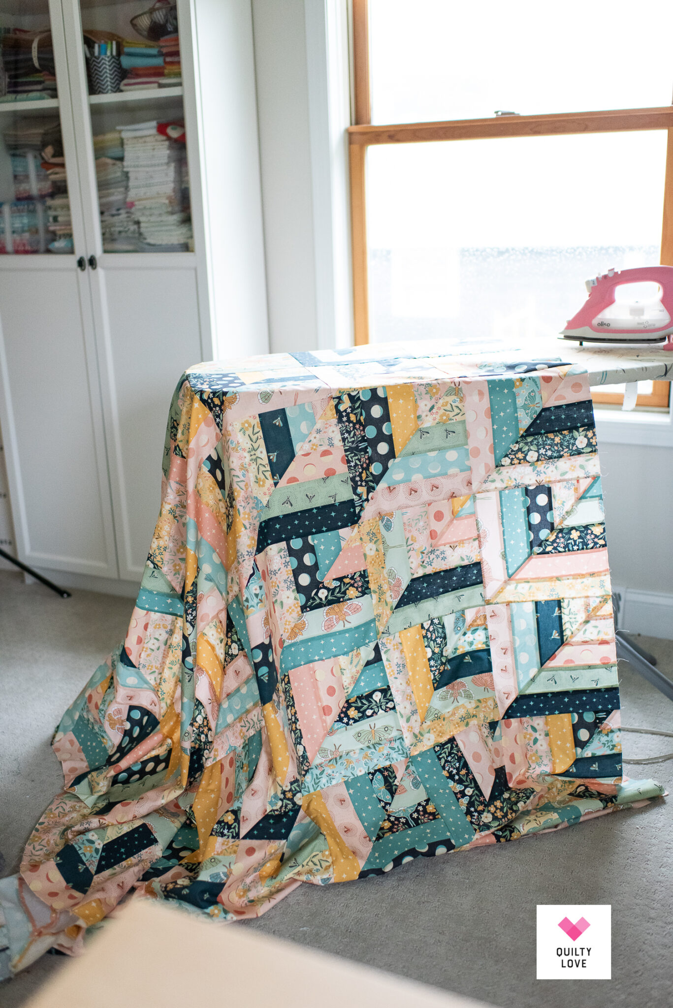 Moonbeam Dreams Lucky Log Cabins Quilt - Quilty Love