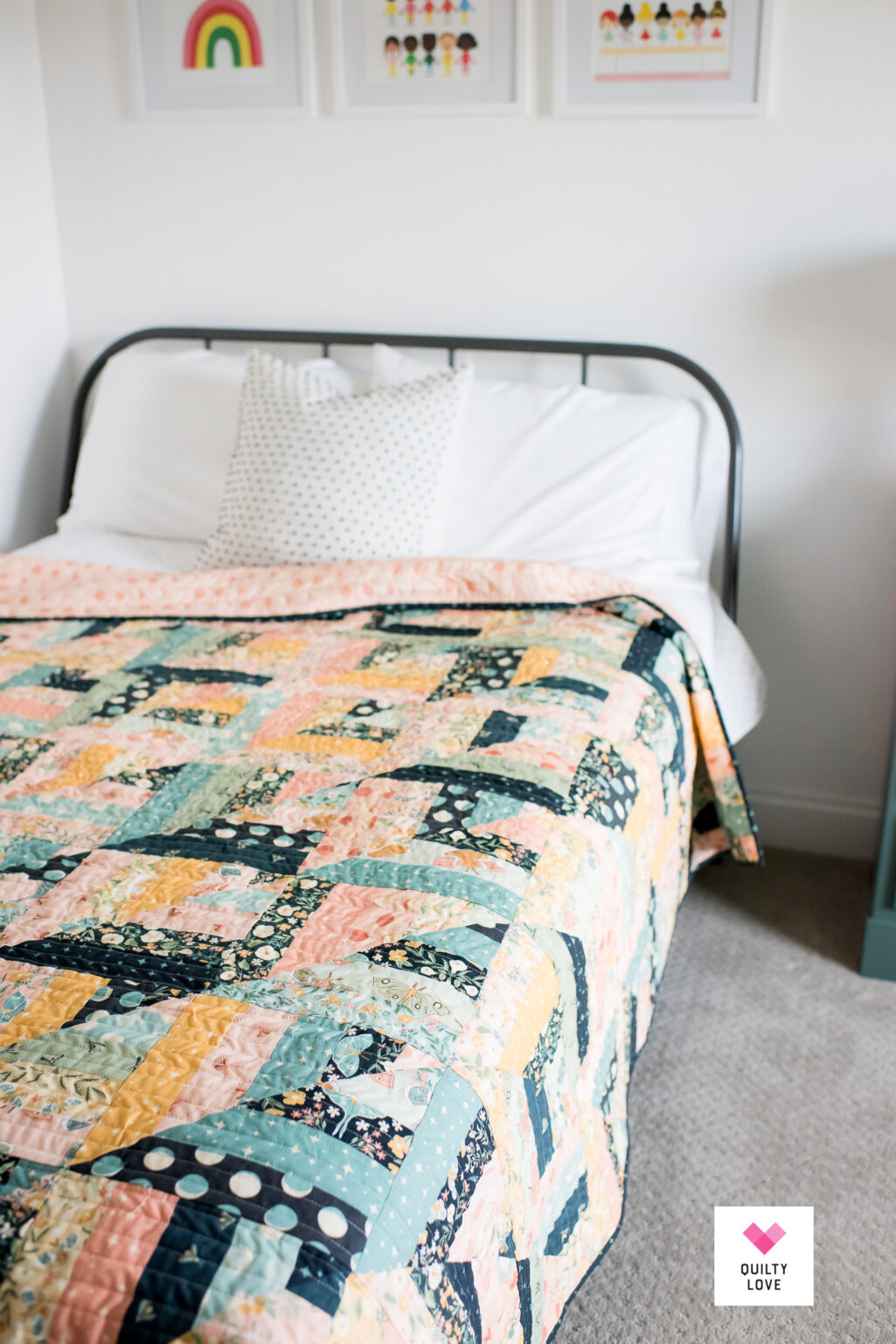 Moonbeam Dreams Lucky Log Cabins Quilt - Quilty Love