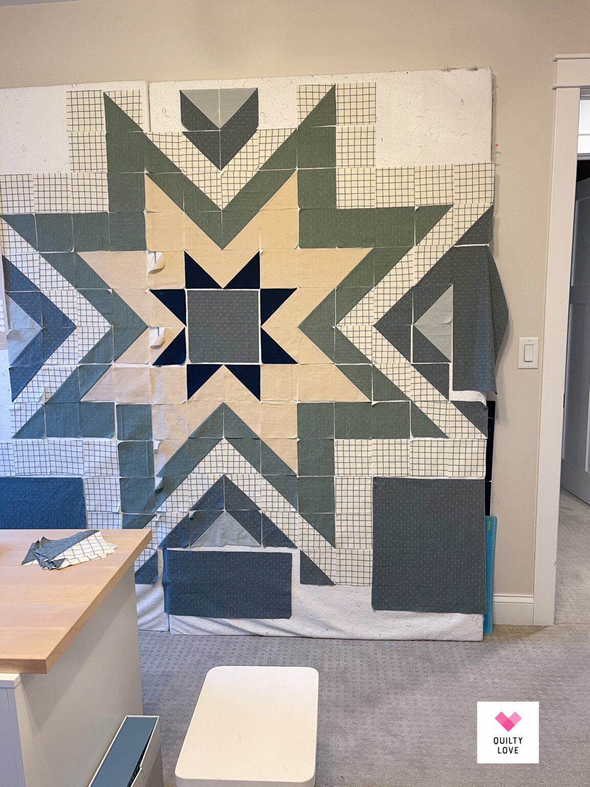 Hand quilted Fableism Expanding Stars Quilt - Quilty Love