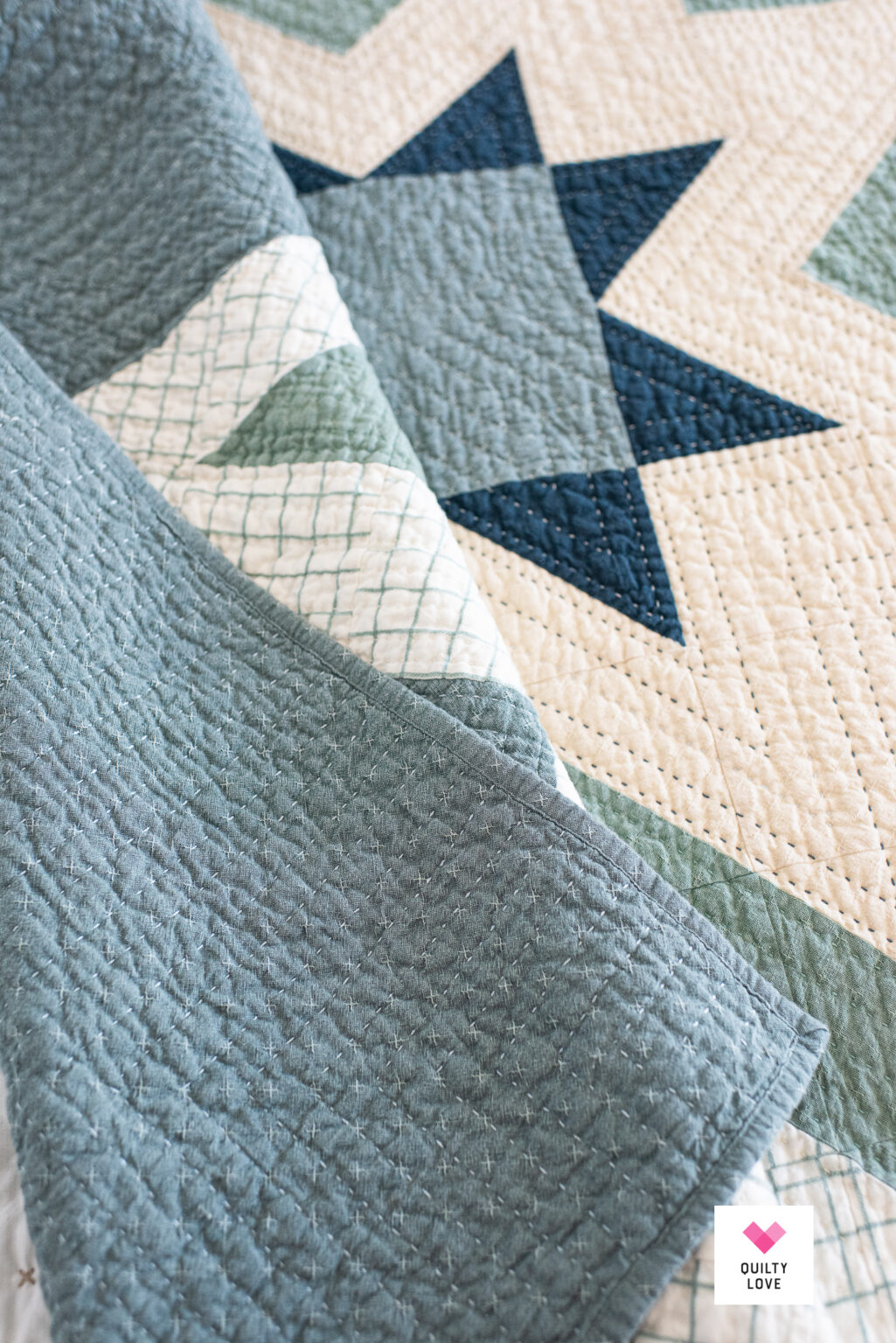 Hand quilted Fableism Expanding Stars Quilt - Quilty Love