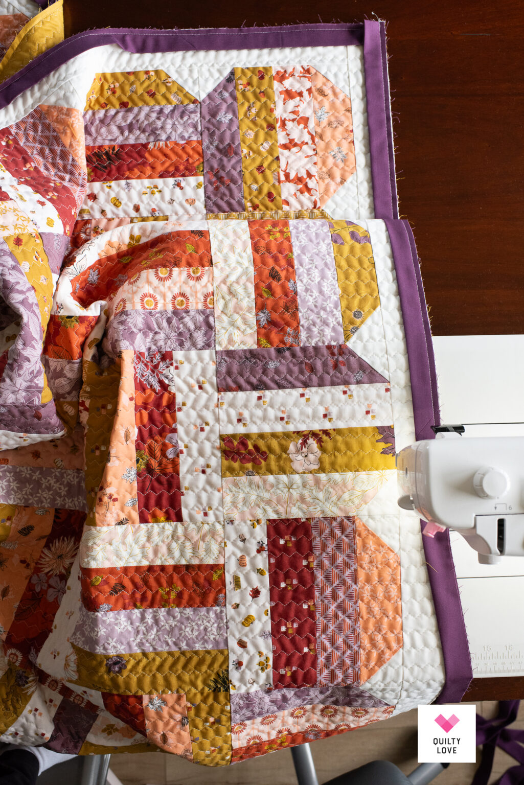 Jelly Roll Happy Scallops quilt - Quilty Love
