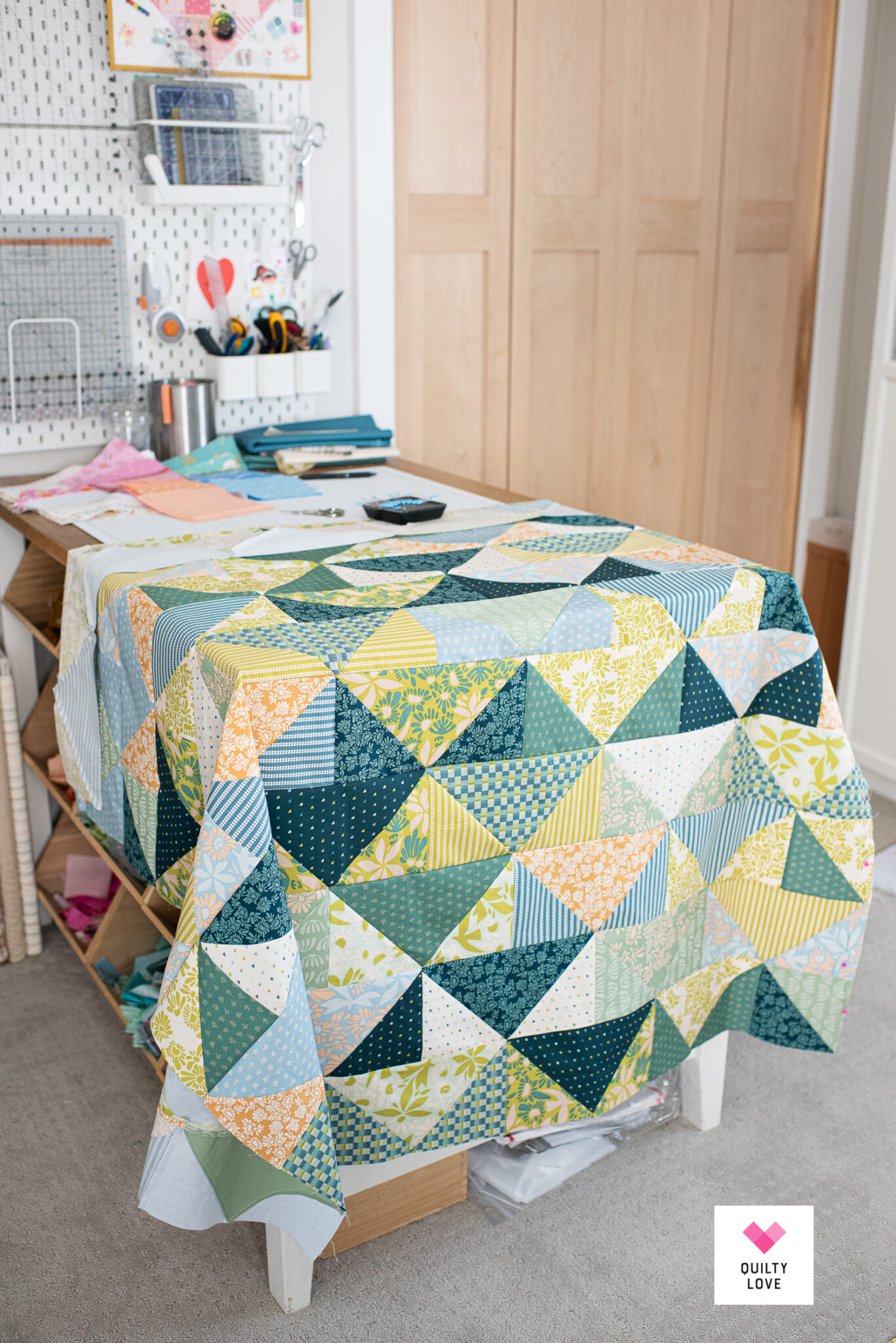 Art Gallery Fabrics Evolve Patchwork Flying Geese quilt - Quilty Love