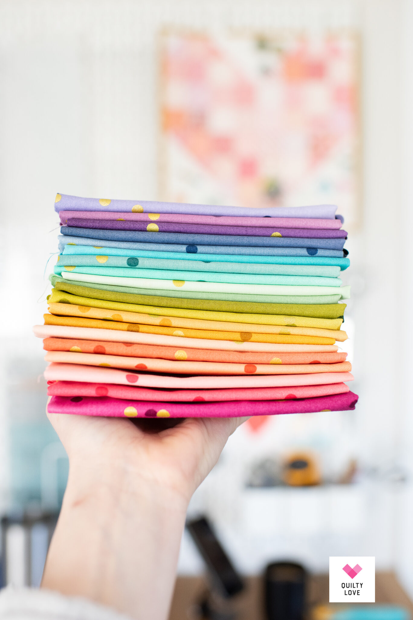 VandCo Ombre Happy Scallops quilt - Quilty Love