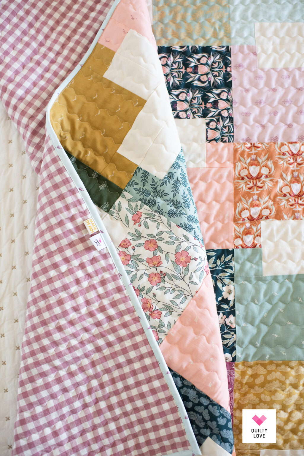 Plus Pop quilt pattern - a new stash friendly plus quilt - Quilty Love