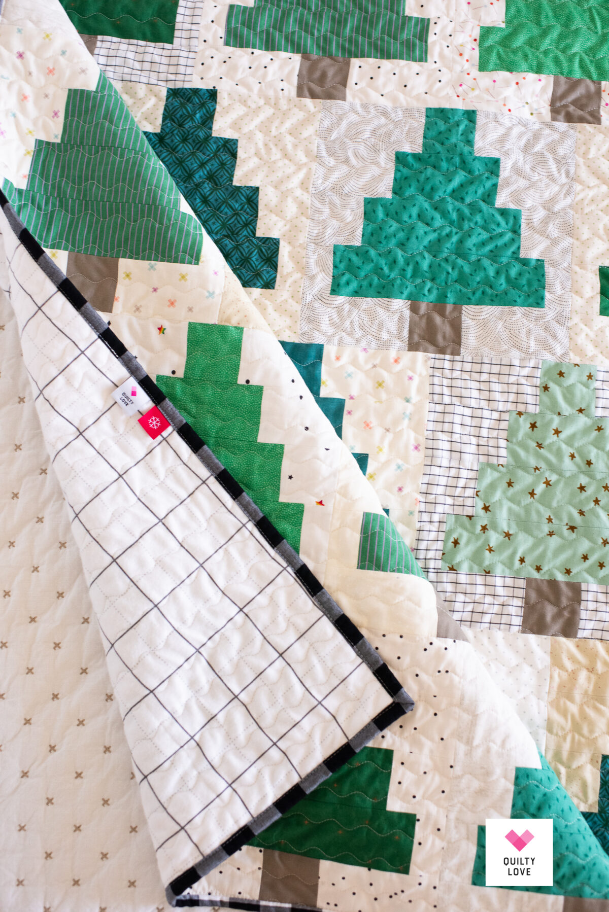 Scrappy Quilty Trees quilt - a winter Christmas stash quilt - Quilty Love