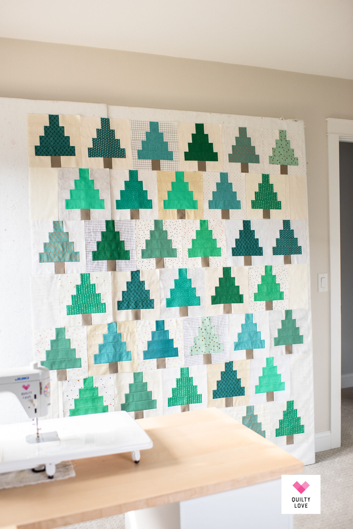 Scrappy Quilty Trees quilt - a winter Christmas stash quilt - Quilty Love