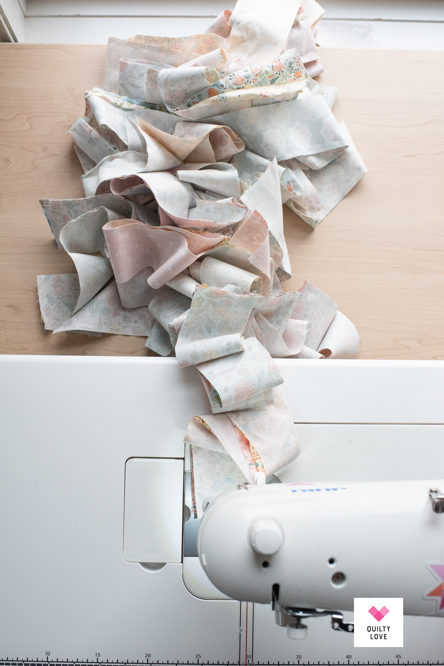 The Poppie Cotton Happy Scallops quilt - Quilty Love