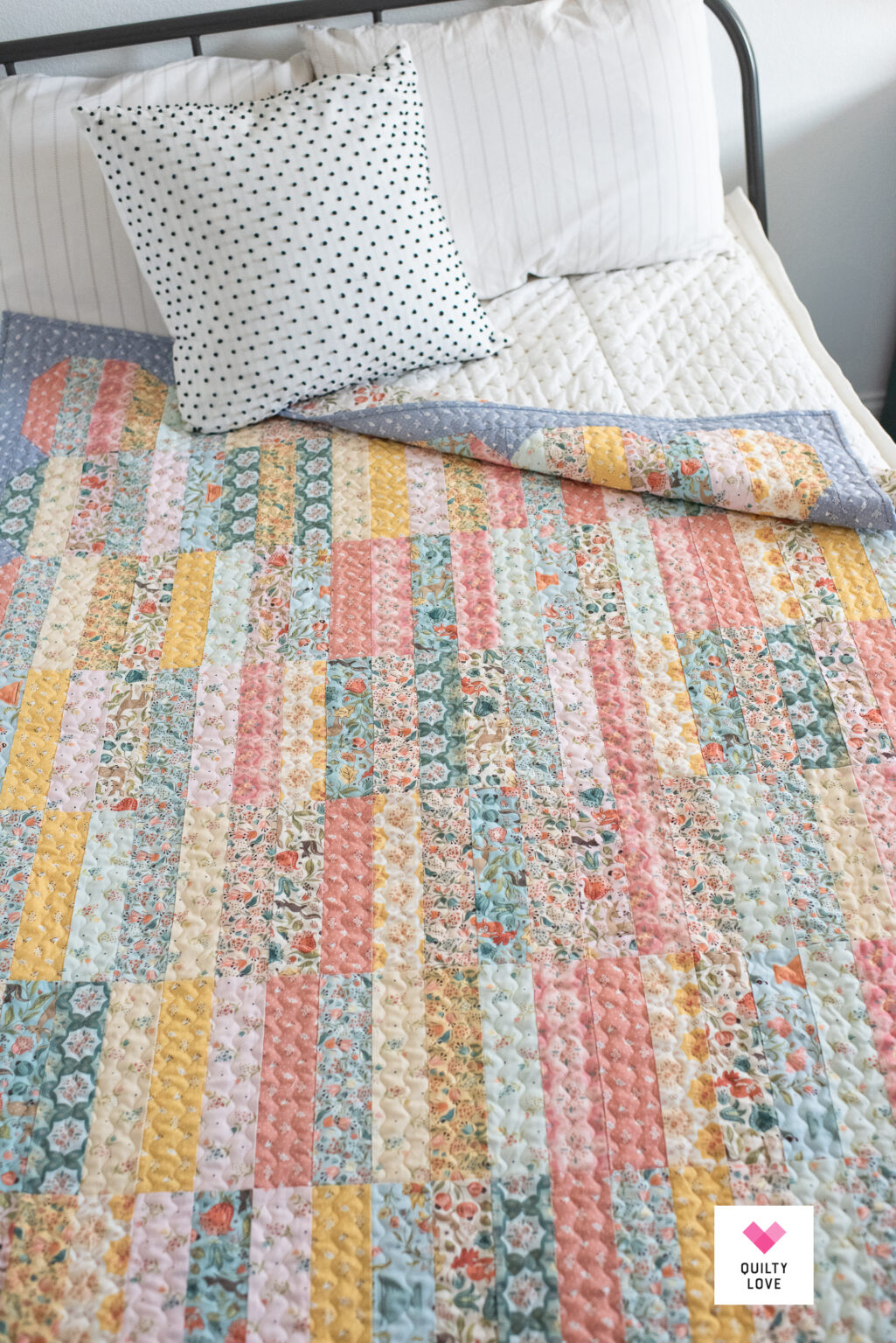 The Poppie Cotton Happy Scallops quilt - Quilty Love