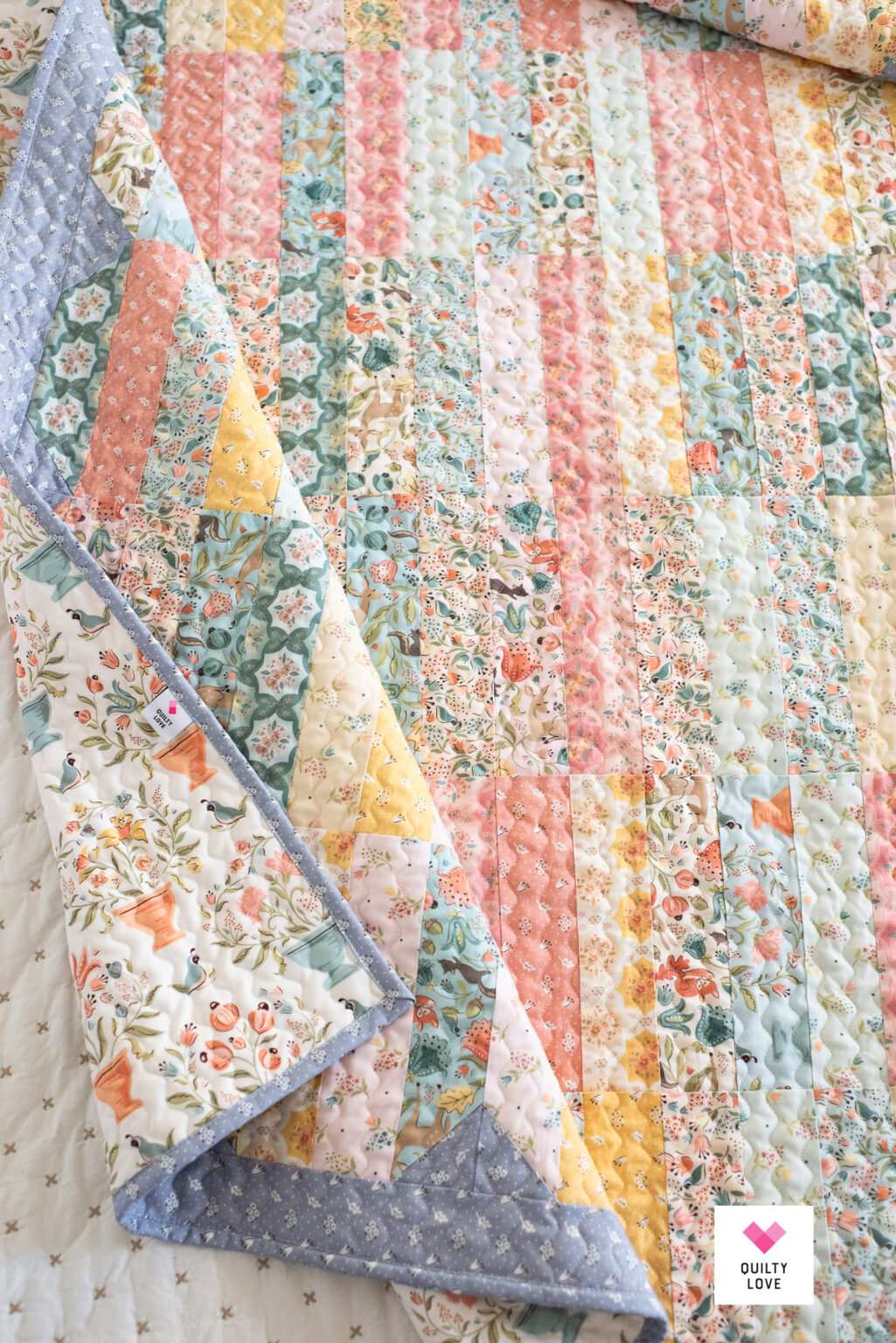 The Poppie Cotton Happy Scallops quilt - Quilty Love