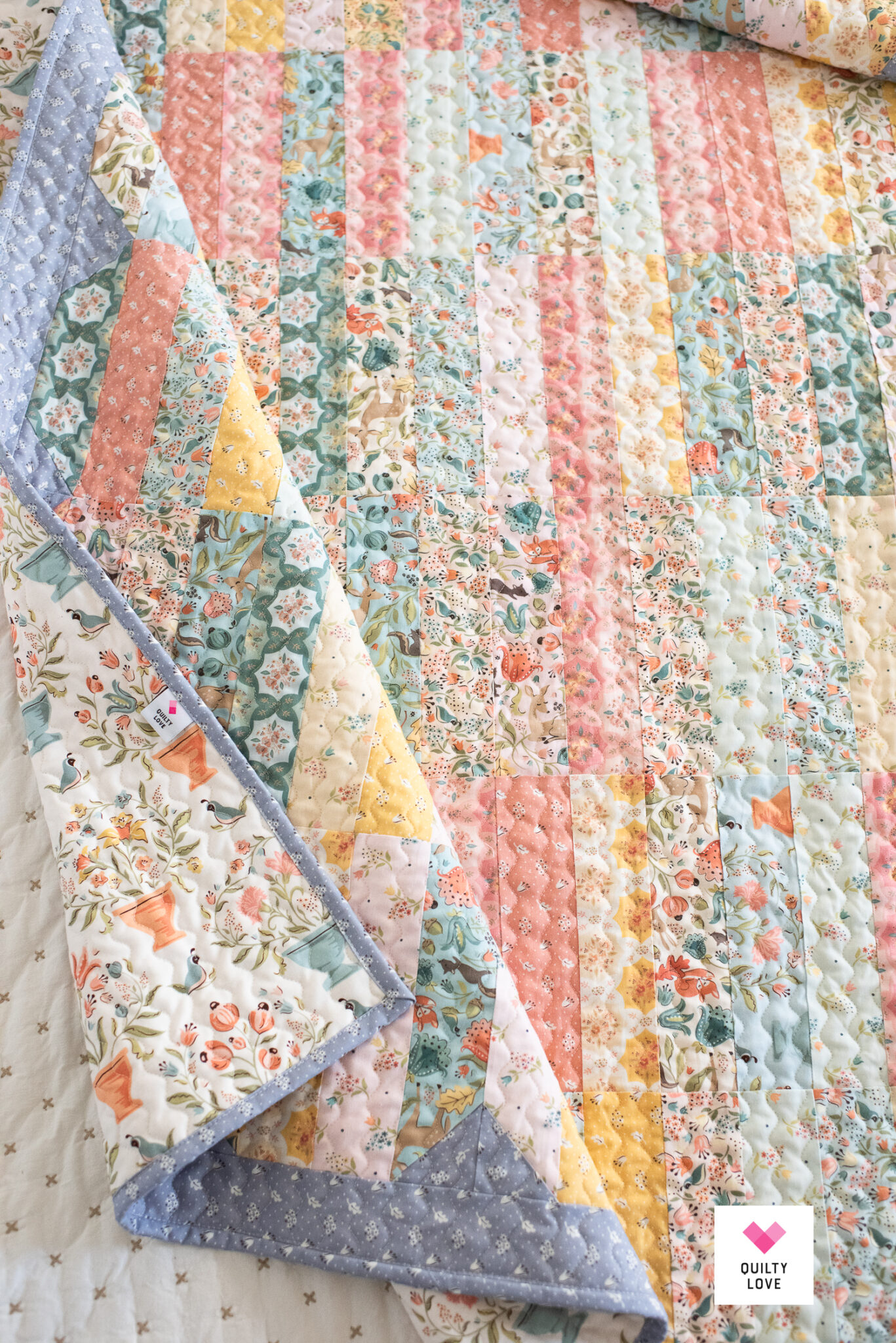 The Poppie Cotton Happy Scallops quilt - Quilty Love