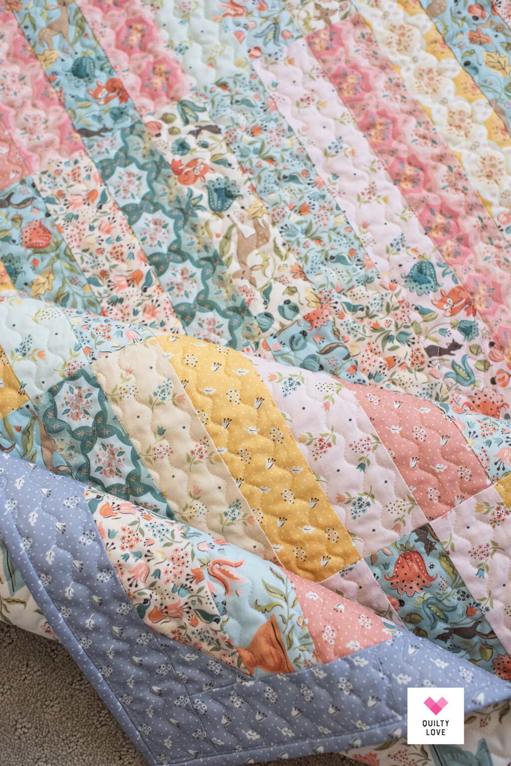 The Poppie Cotton Happy Scallops quilt - Quilty Love