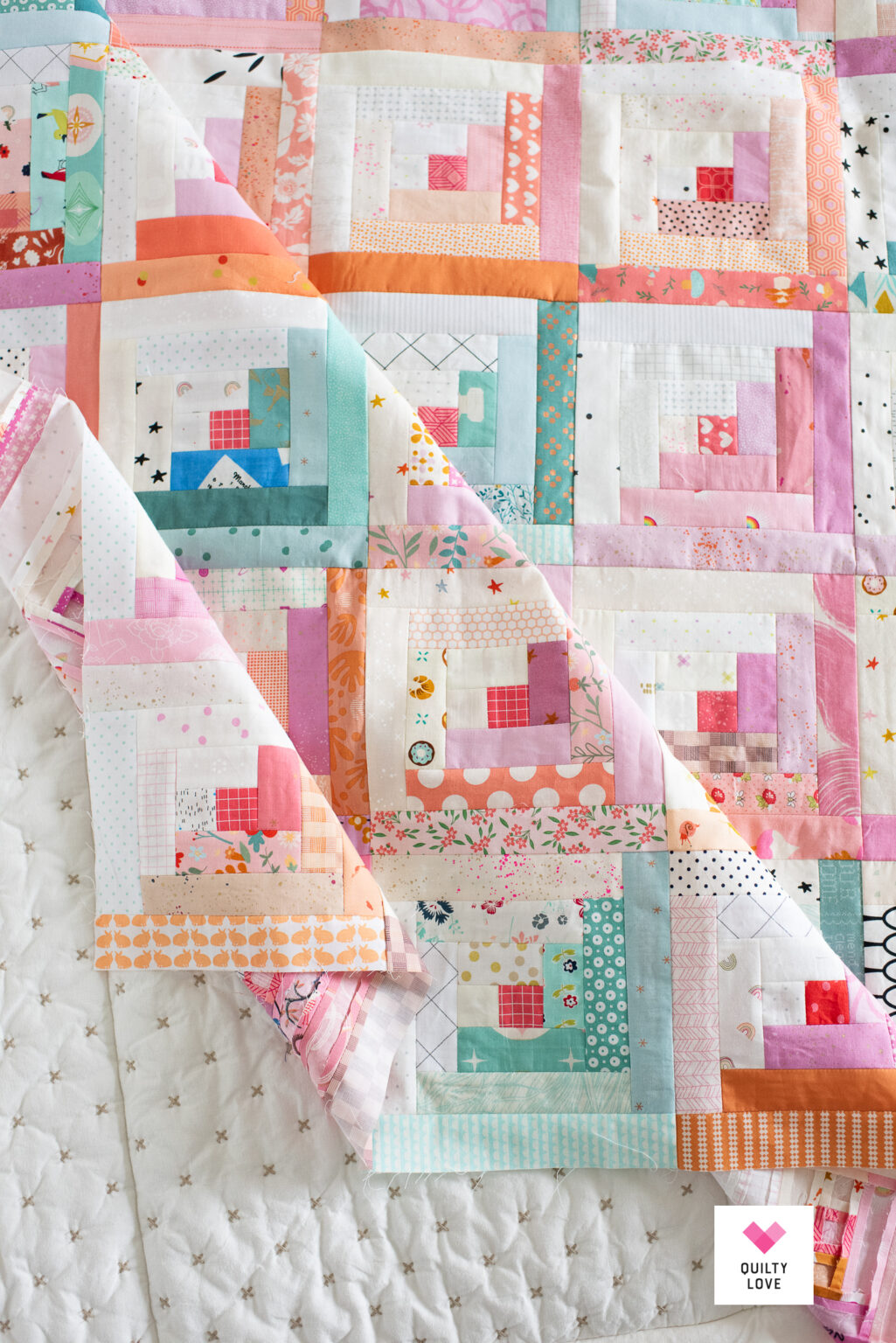 Scrap Stash Log Cabin quilt - free download - Quilty Love