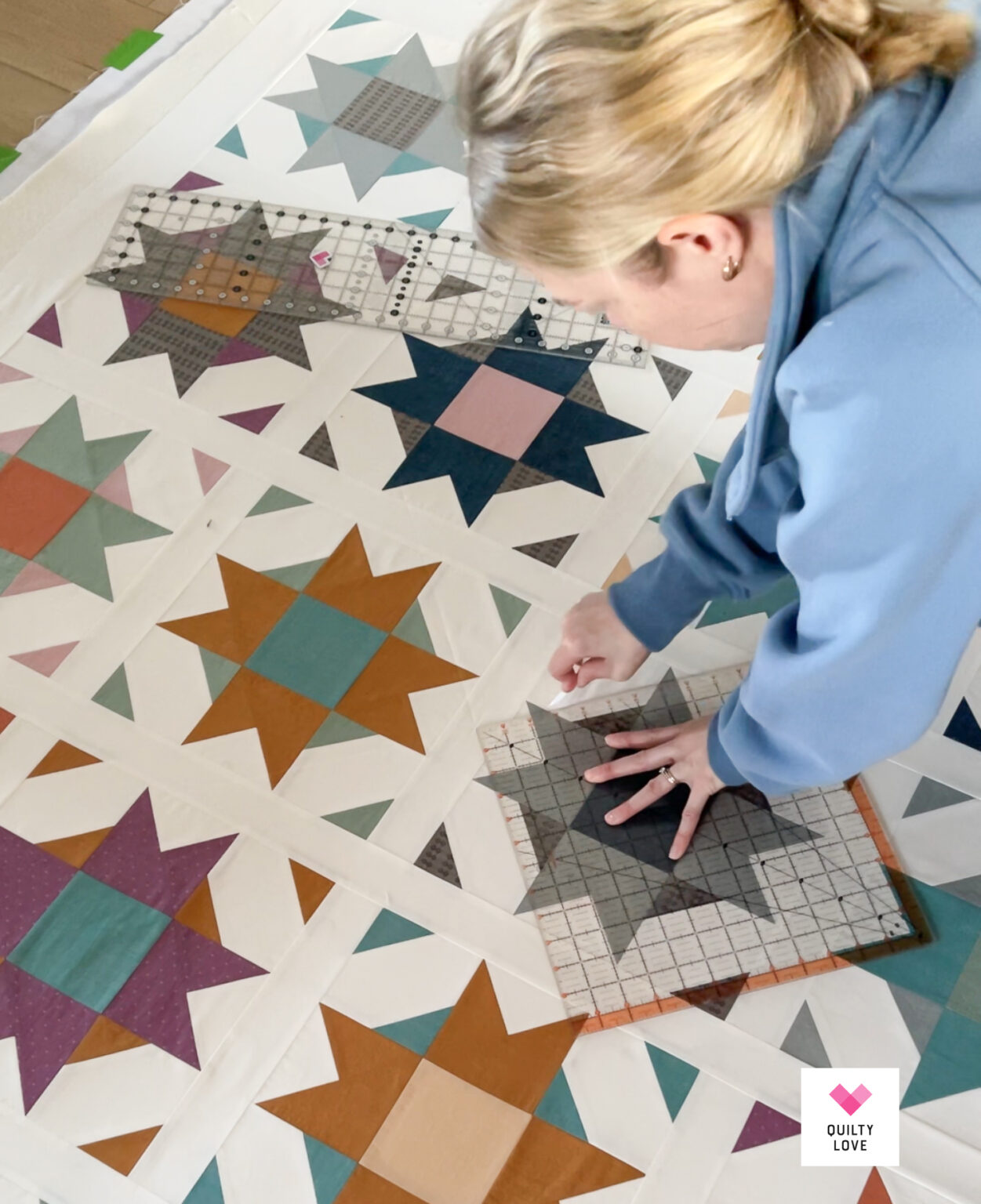 The Wildflower Wovens Compass Star quilt - Quilty Love