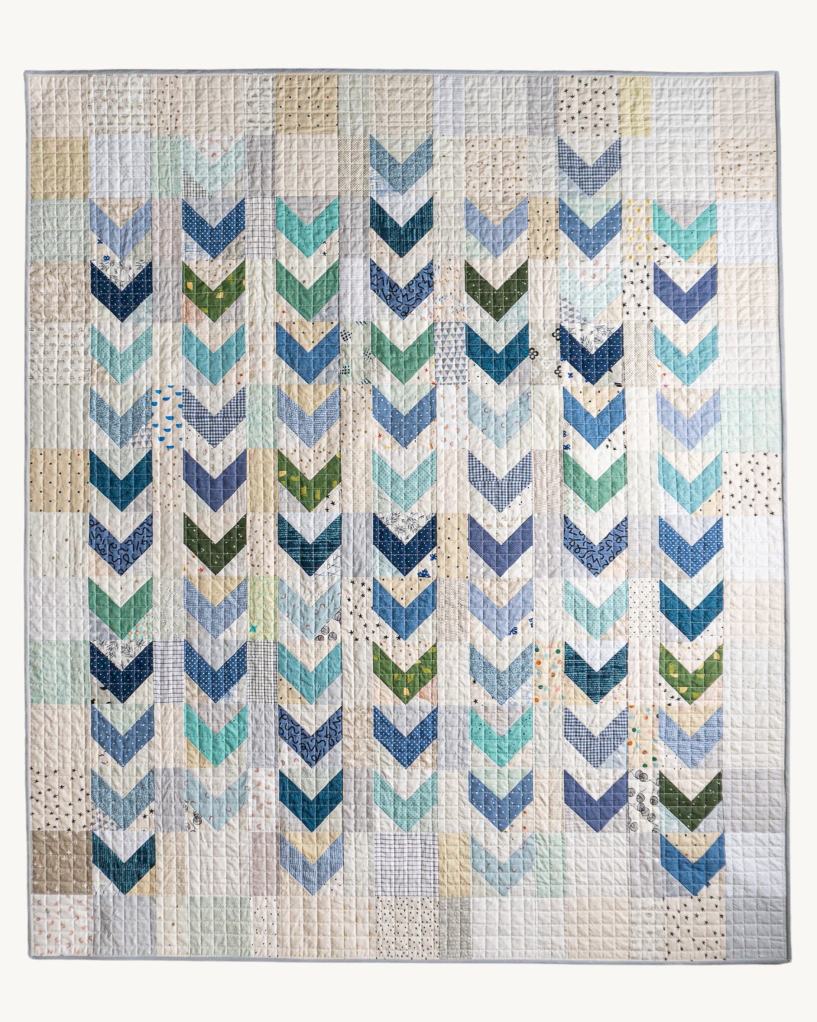 Scrappy Arrows quilt - The scrap stash version with a low volume ...